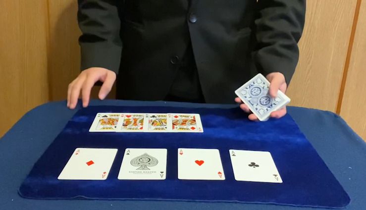 キングに変化するエース | 基本技法だけでできる4枚の変化現象 | TANECOLE MAGIC