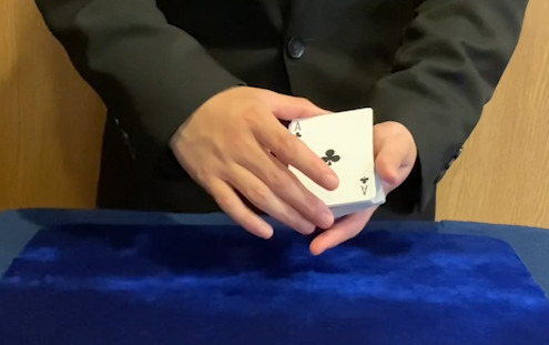 キングに変化するエース | 基本技法だけでできる4枚の変化現象 | TANECOLE MAGIC