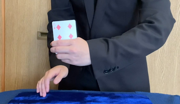 ライジングカード② | 静電気でせり上がるカード | TANECOLE MAGIC