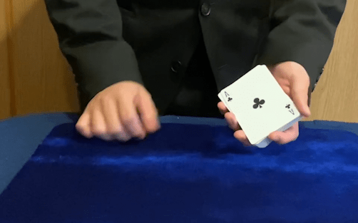 キングに変化するエース | 基本技法だけでできる4枚の変化現象 | TANECOLE MAGIC