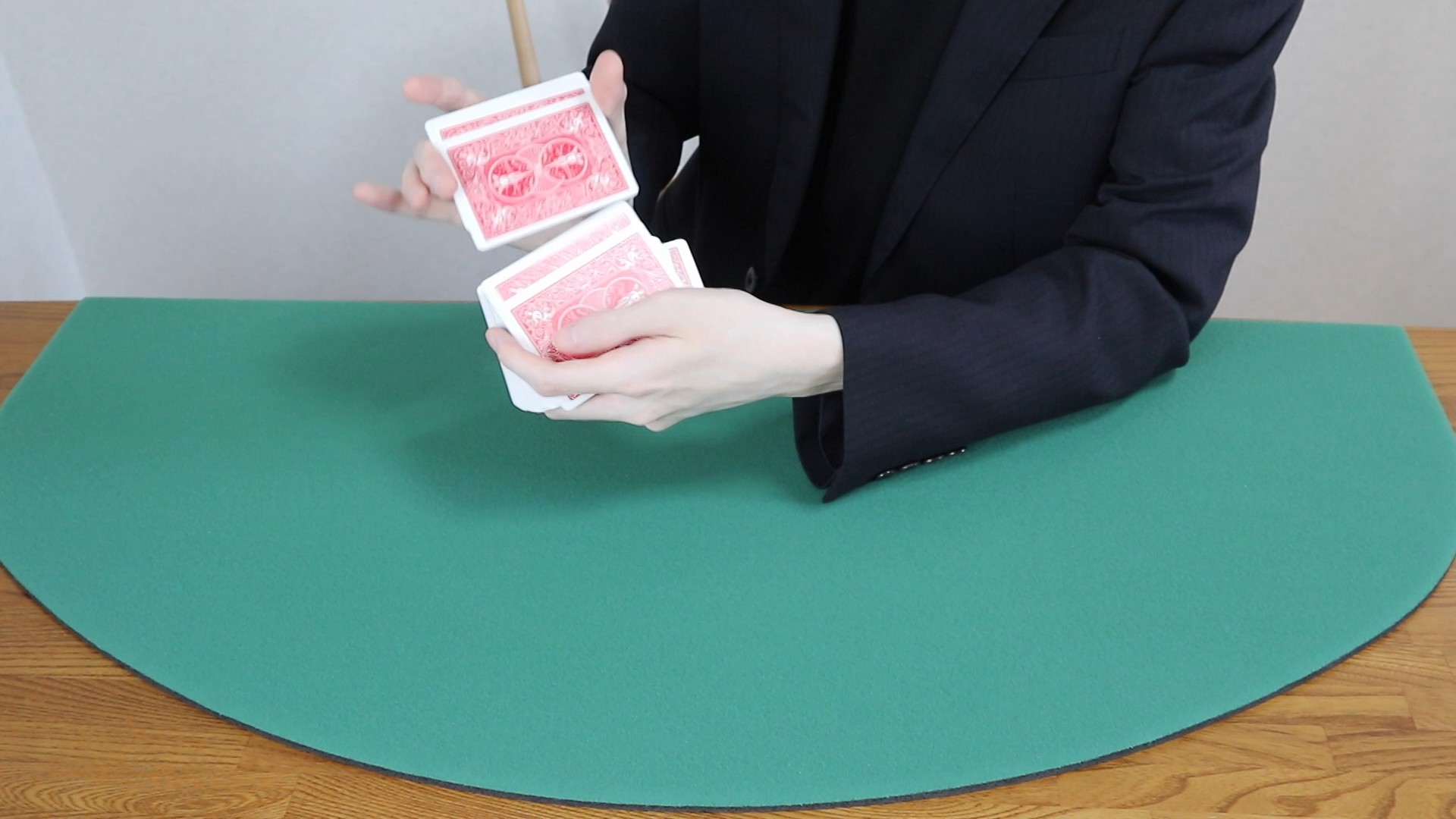 ワイルド・ゲス｜2重3重に驚く衝撃のカード当て | TANECOLE MAGIC