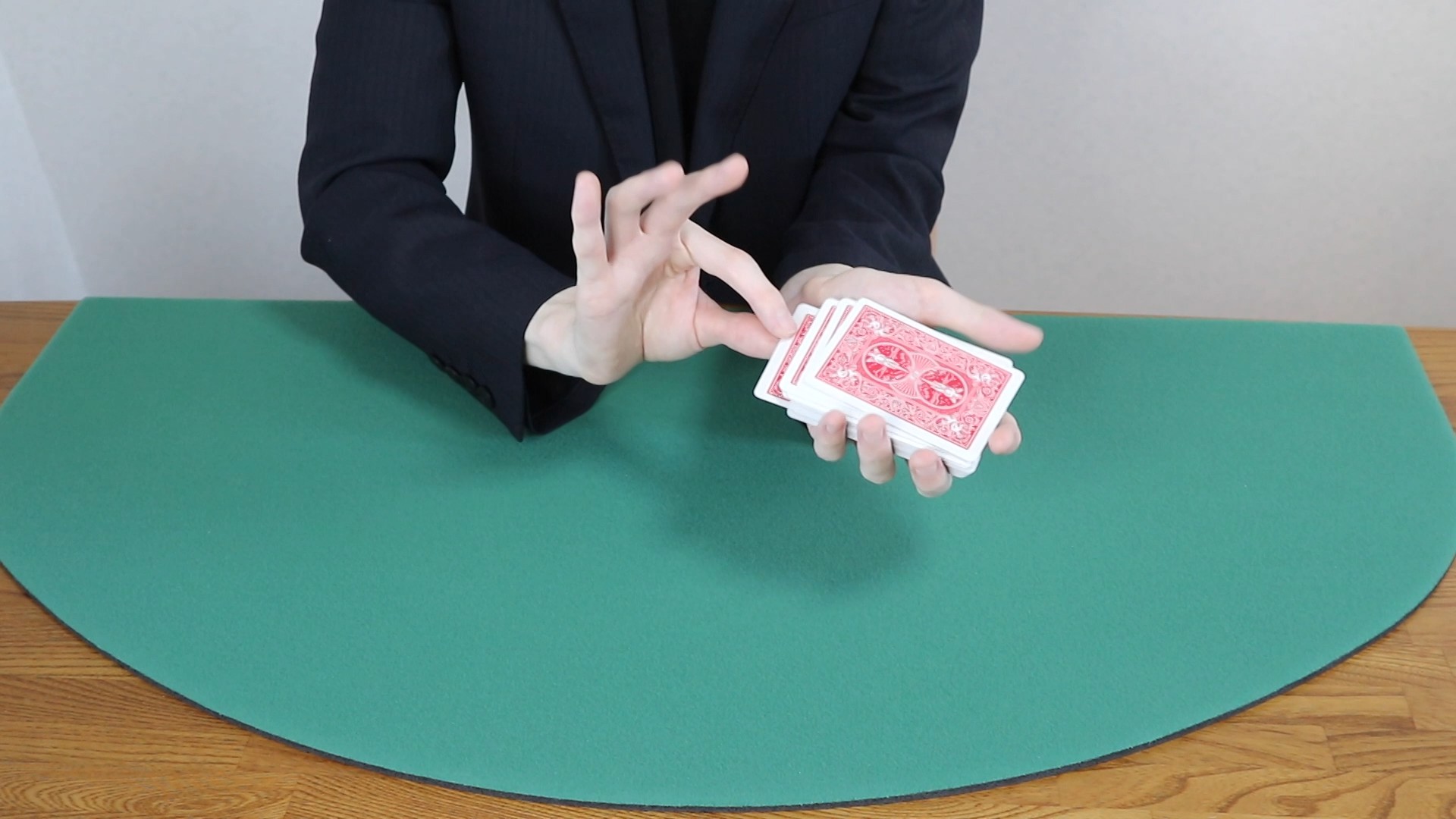 ワイルド・ゲス｜2重3重に驚く衝撃のカード当て | TANECOLE MAGIC