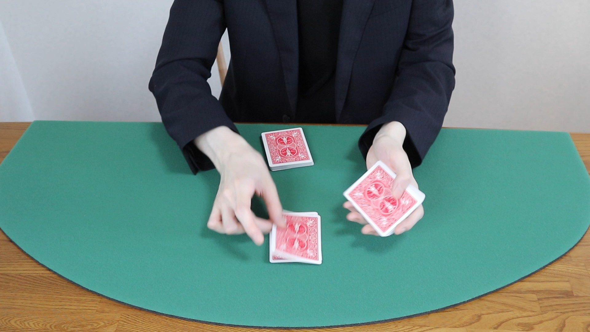 ワイルド・ゲス｜2重3重に驚く衝撃のカード当て | TANECOLE MAGIC